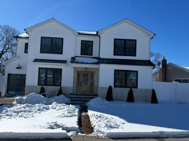 26 Essex Rd, Bethpage, NY 11714