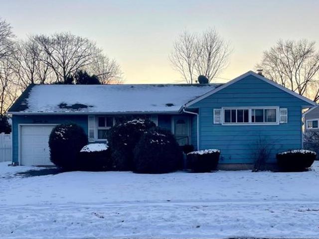 26 Essex Rd, Bethpage, NY 11714