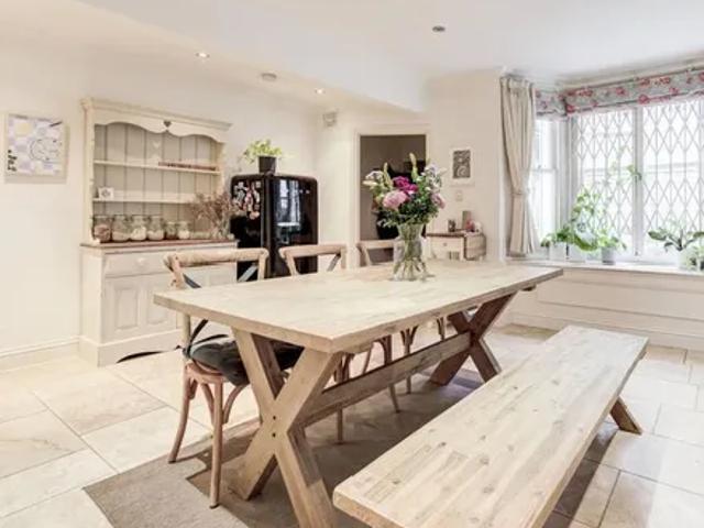 26 Fairholme Road, London, W14 9JU, United Kingdom | 1 bed apartment for rent #139545170 | Rentberry