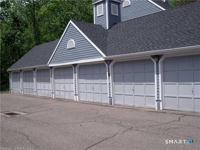 26 Farmington Meadow Dr, Unit 26, Farmington, CT 06032 | MLS #24171 | Compass