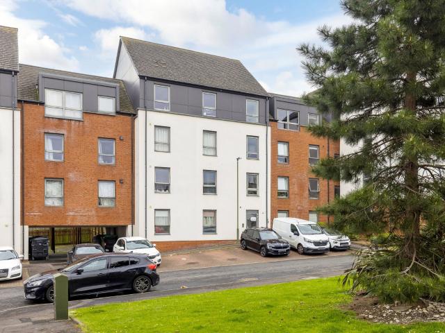 2/6 Ferry Gait Crescent, Edinburgh, Midlothian, EH4 4GR