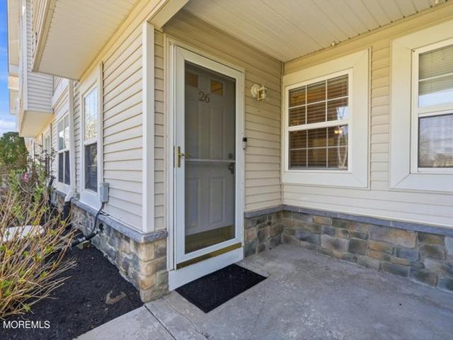 26 Forrest Ct, Tinton Falls, NJ 07753