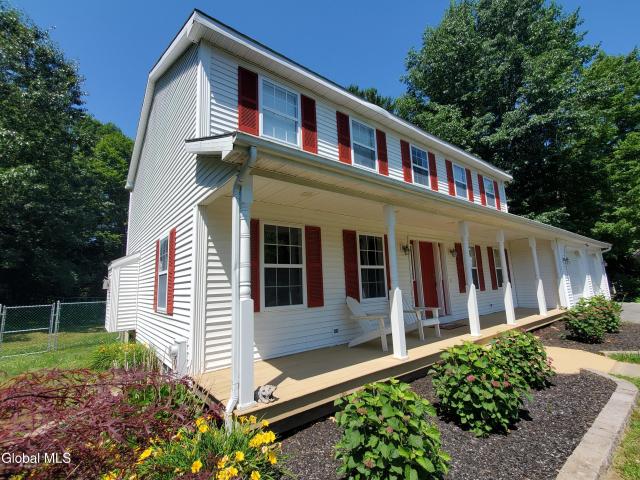 26 Gates Avenue N