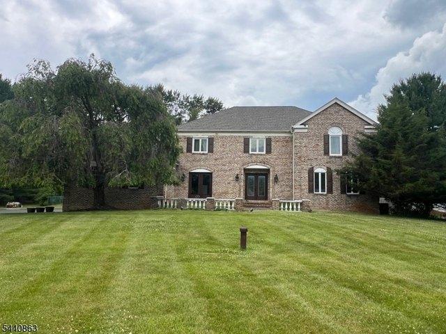 26 Gentry Dr, Washington Township, NJ 07853