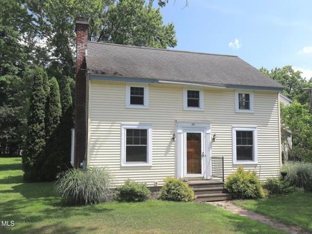26 Gleason Rd, Glenville, NY 12302
