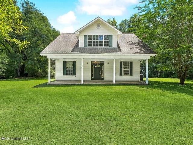 26 Harvey Burks Rd, Picayune, MS 39466