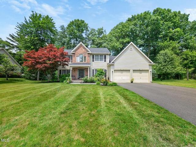 26 Hedgerose Ln, Delmar, NY 12054