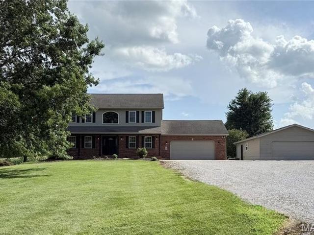 26 Hickory Pt, Moro, IL 62067