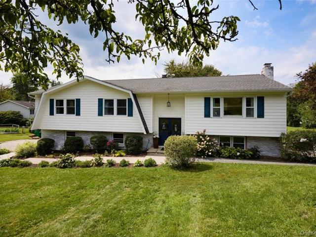 26 Hoof Print Rd, Millbrook, NY 12545