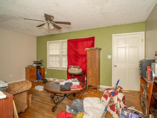 26 hutchinson ln