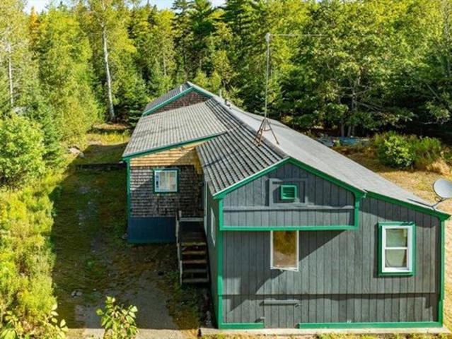 26 Jenkins Rd, Penobscot, ME 04476