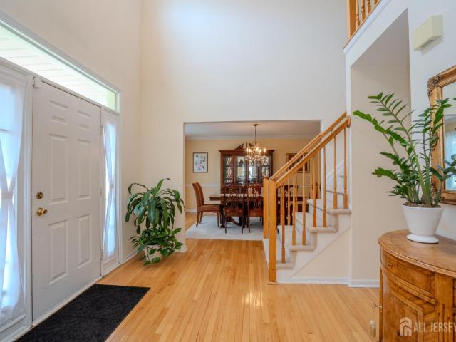 26 Kinglet Drive S