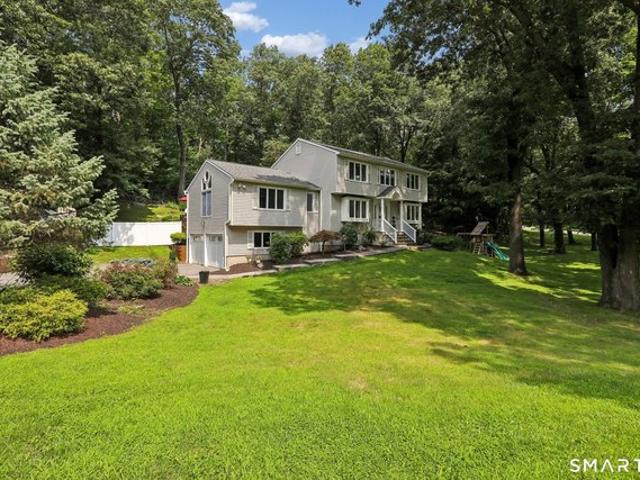 26 Kilian Dr, Danbury, CT 06811