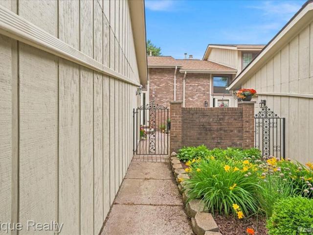 26 Kirks Court