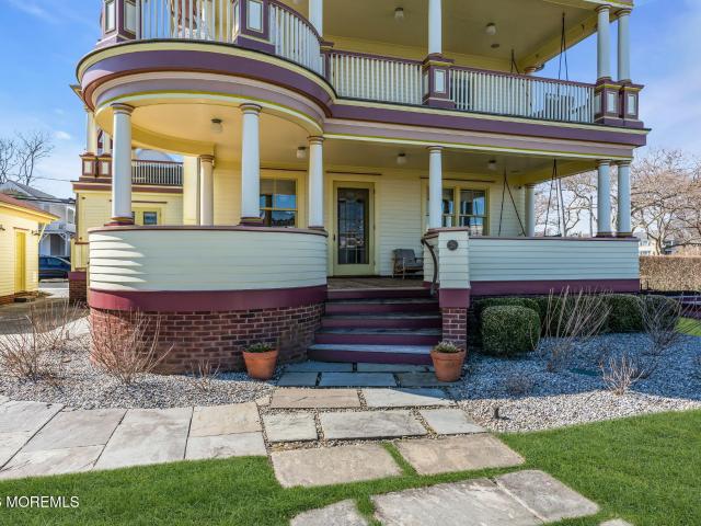 26 Lake Avenue