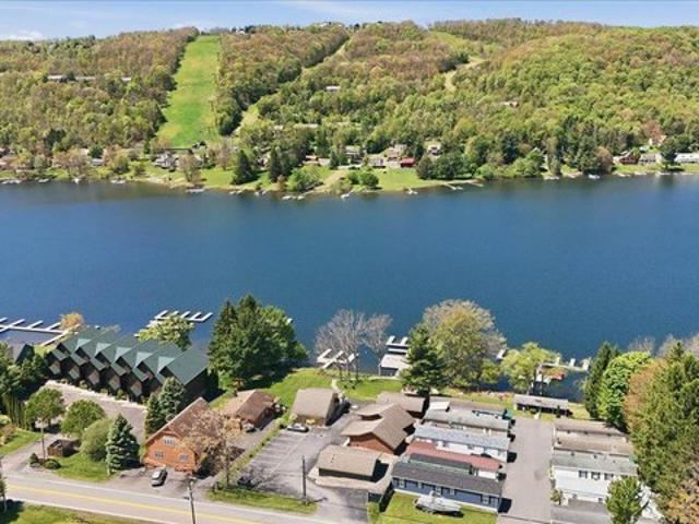 26 Lakeside Village Ln, McHenry, MD 21541