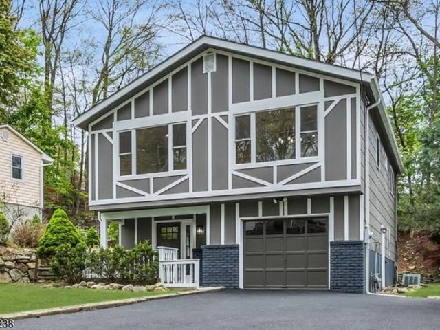26 Laurie Rd, Roxbury Township, NJ 07850