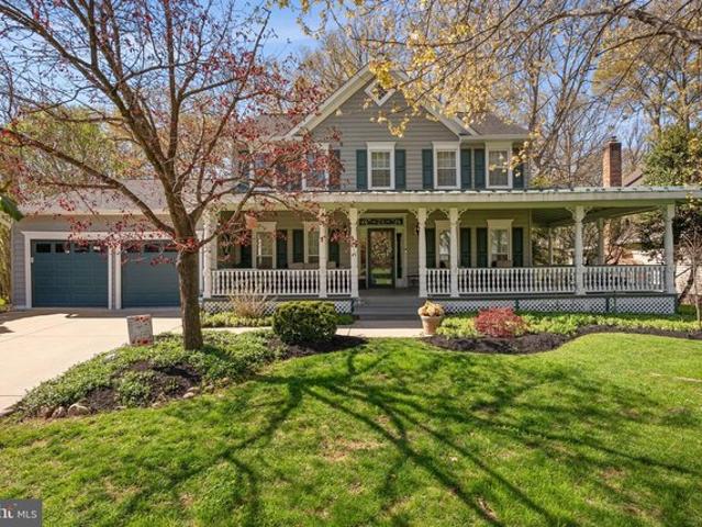 26 Lipscomb Ct, Sterling, VA 20165
