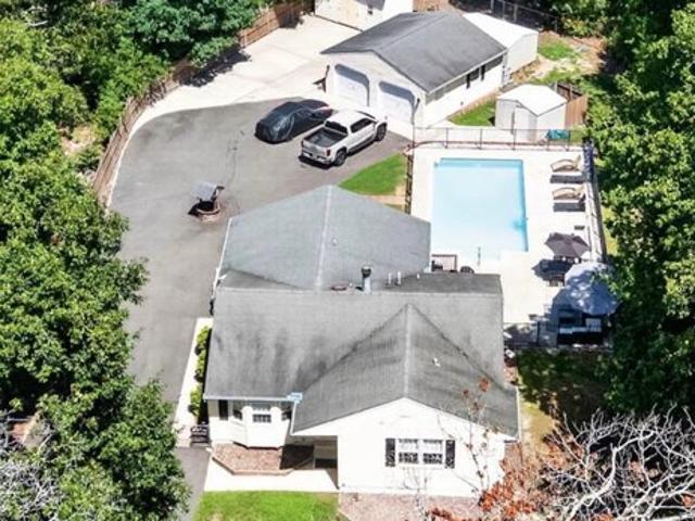 26 Lomurno Ln, Cape May Court House, NJ 08210