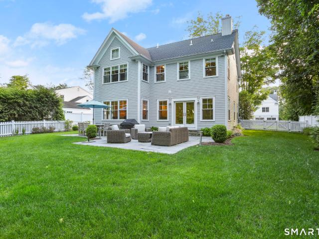 26 Long Lots Ln, Westport, CT 06880 | MLS #24158 | Compass
