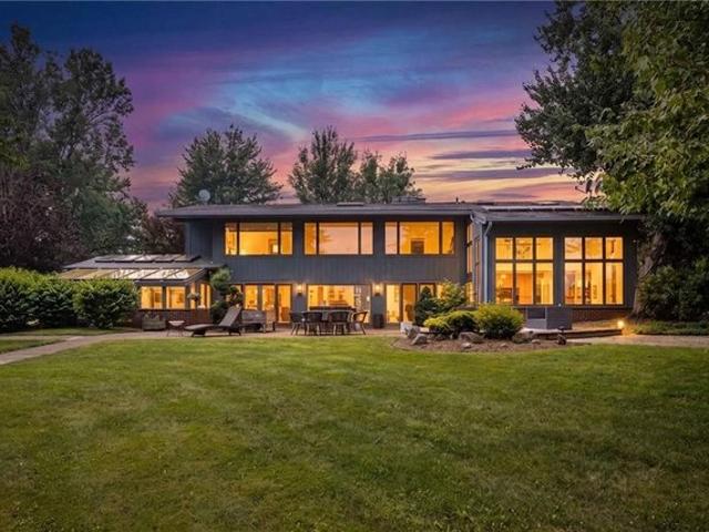 26 Lois Ln, Mercer, PA 16137