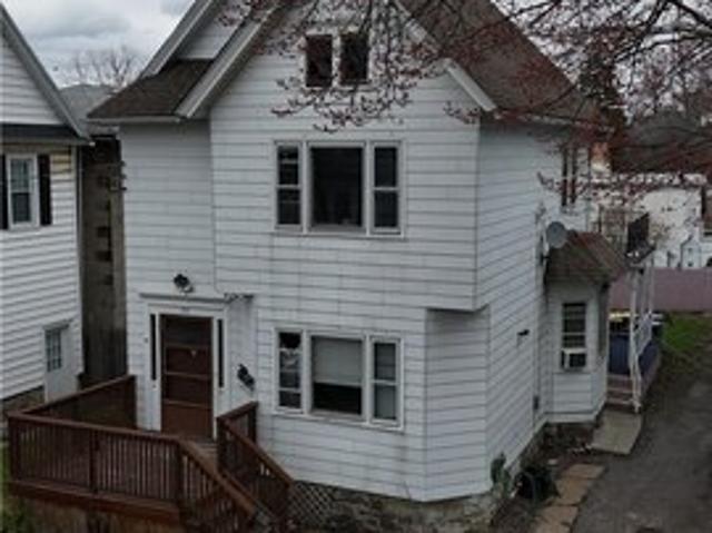 26 McCollum St, Lockport, NY 14094