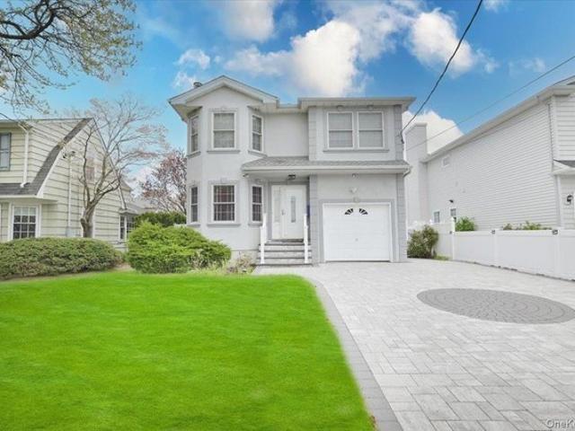 26 Maeder Ave, Merrick, NY 11566