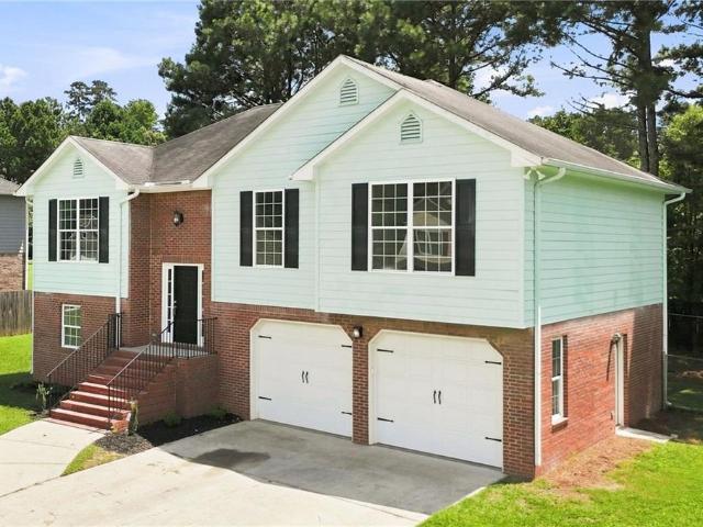 26 Marthas Place NW
