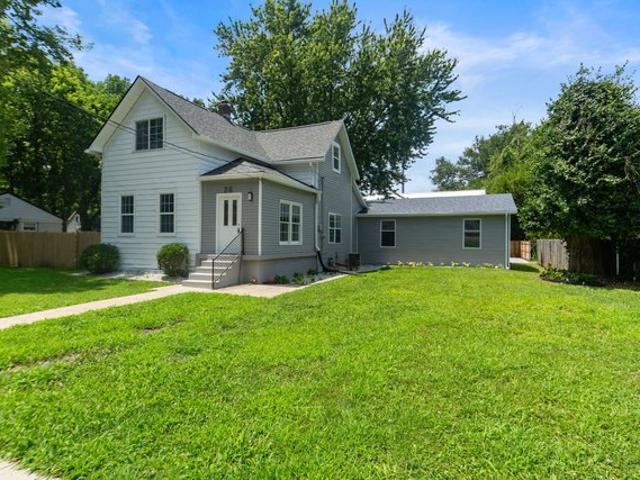 26 Market St, Southport, IN 46227