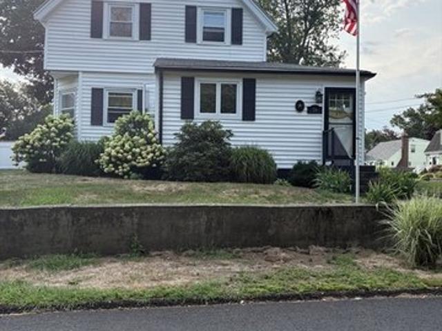 26 Monatiquot St, Weymouth, MA 02191