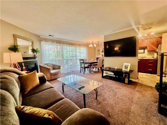 26 Monmouth Dr