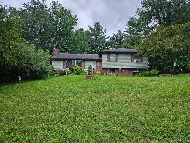 26 Monroe Dr, Poughkeepsie, NY 12601