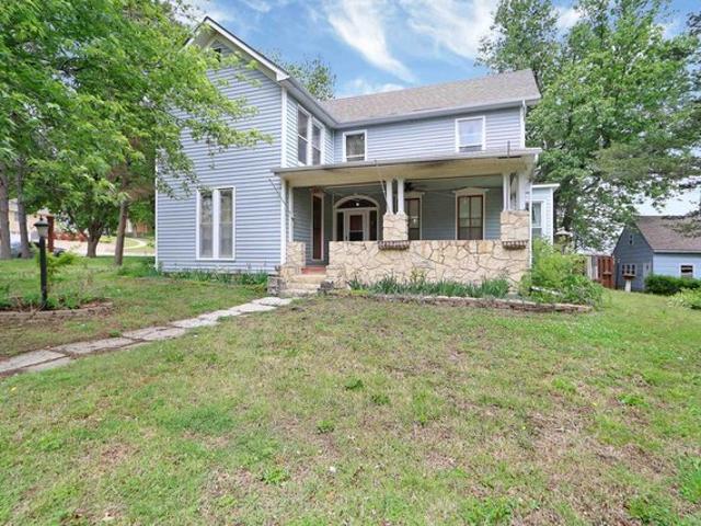 26 N Chautauqua St, Council Grove, KS 66846