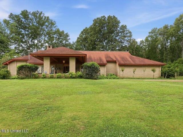 26 N 2nd St, Pickens, MS 39146
