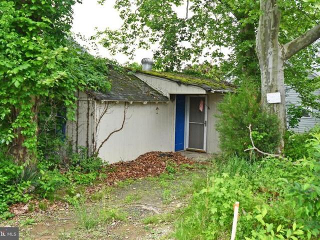 26 No Name St, Earleville, MD 21919