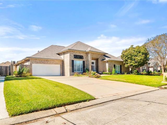 26 Oak Alley Blvd, Marrero, LA 70072 | MLS #2530