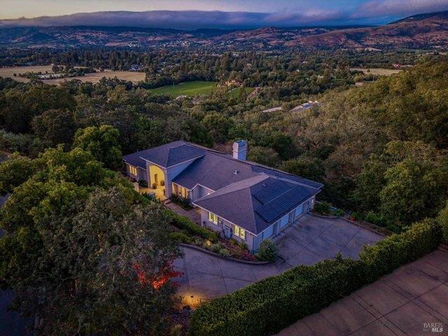 26 Old Coach Rd, Napa, CA 94558