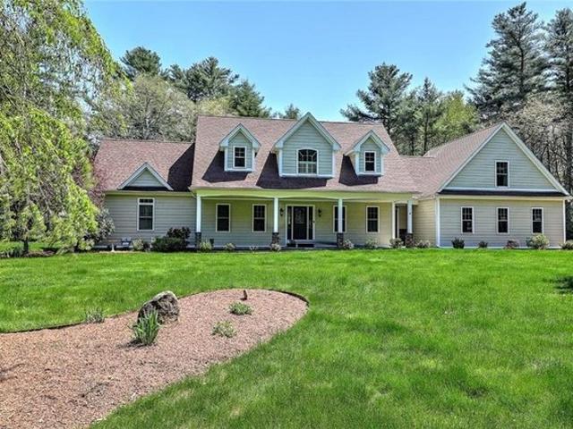 26 Old Richmond Townhouse Rd, Richmond, RI 02812