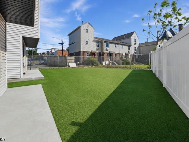 26 Parkhurst St