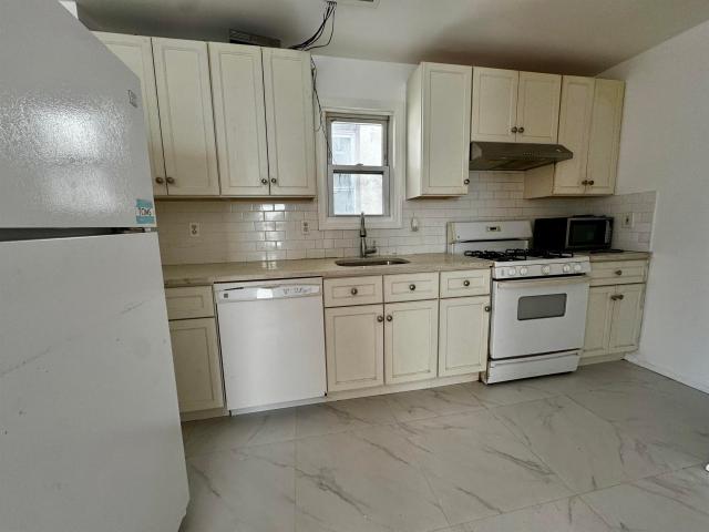 26 Paterson St # 2