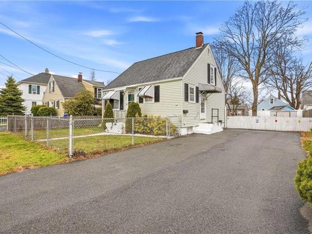 26 Pembroke Ave, Pawtucket, RI 02860