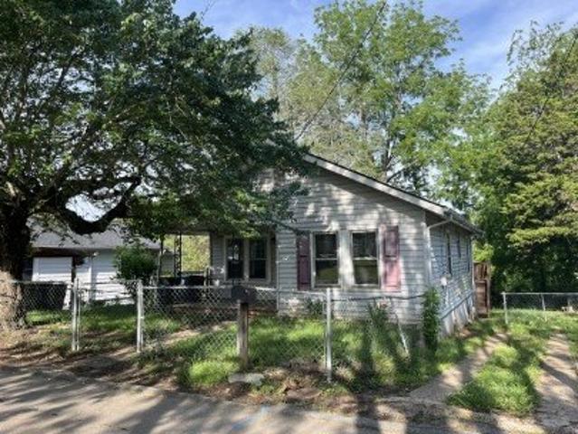 26 Pelzer St, Woodfin, NC 28804