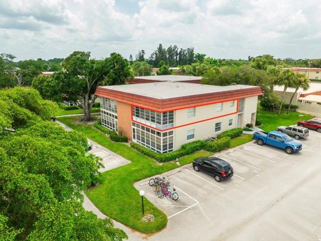 26 Pine Arbor Ln Apt 207, Vero Beach, FL 32962