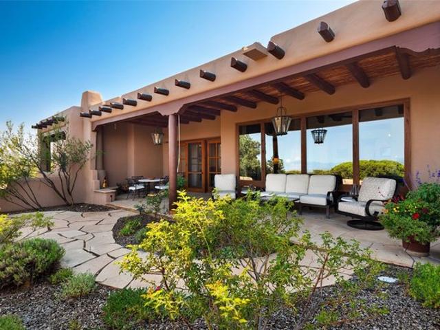 26 Picacho Peak Dr, Santa Fe, NM 87506