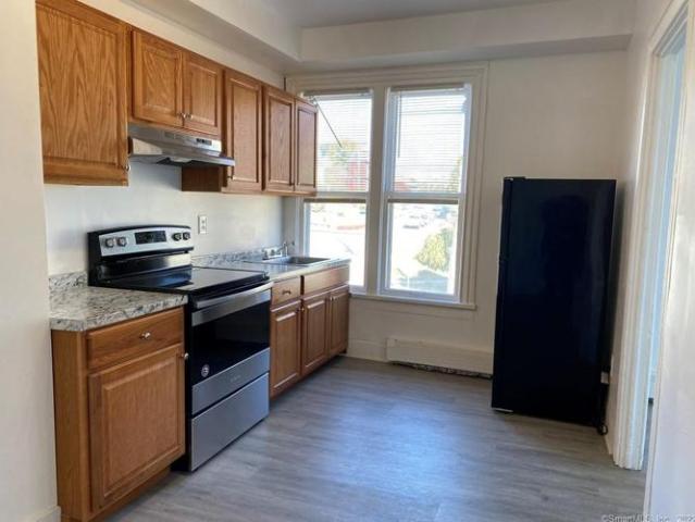 26 Prospect St #5 New London, CT 06320