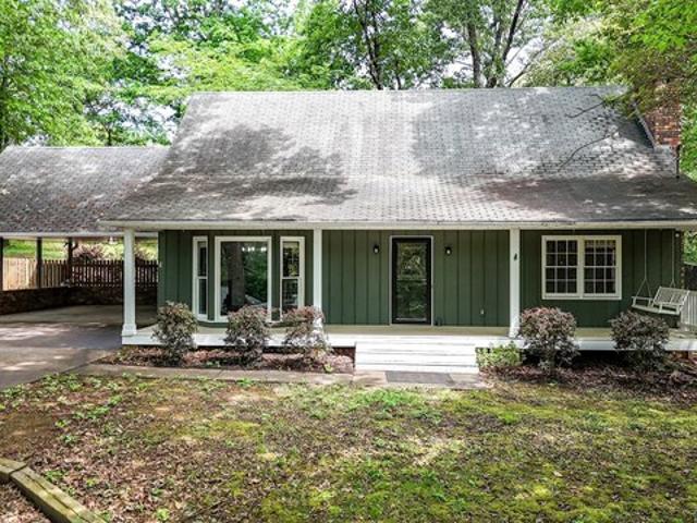 26 Ridgewood Dr, Cartersville, GA 30120