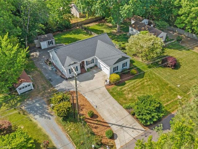 26 Robinhood Circle