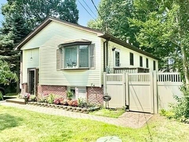 26 Robinwood St, Mastic, NY 11950