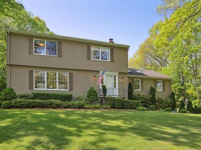 26 Rockwood Dr, Southington, CT 06489