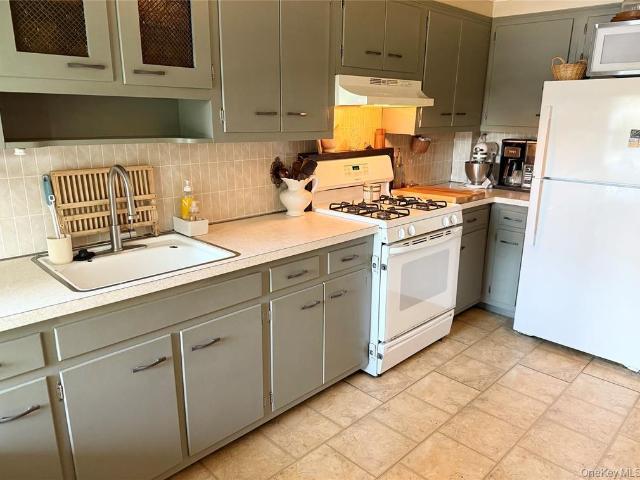 26 Rollstone Avenue #1 Lower Level